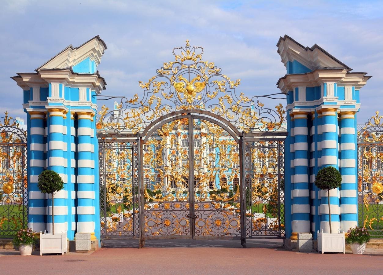 Famous gates decorated with gold leaf | Manetti Goldbeater
