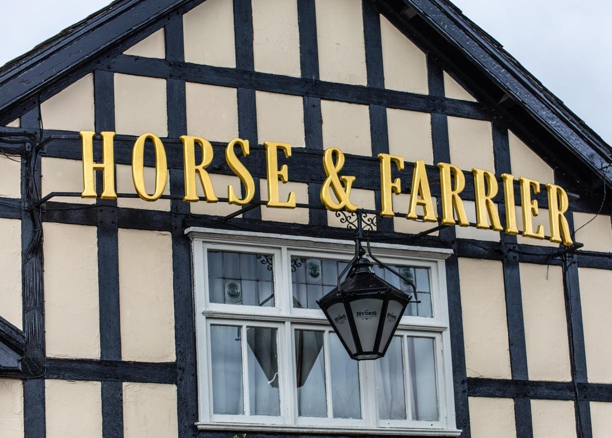 Gold leaf Lettering decorations | Manetti Goldbeater